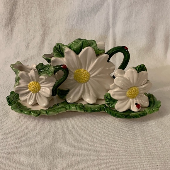 Daisy | Kitchen | Daisy Tea Set With Daisies And Lady Bugs | Poshmark